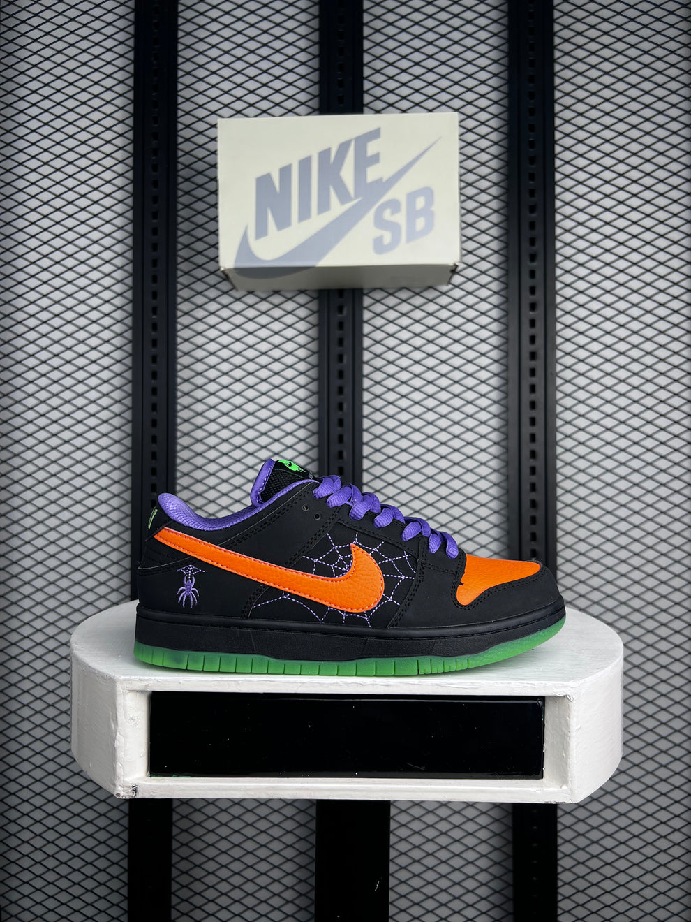 SB Special Edition Sneaker – Marathon Club