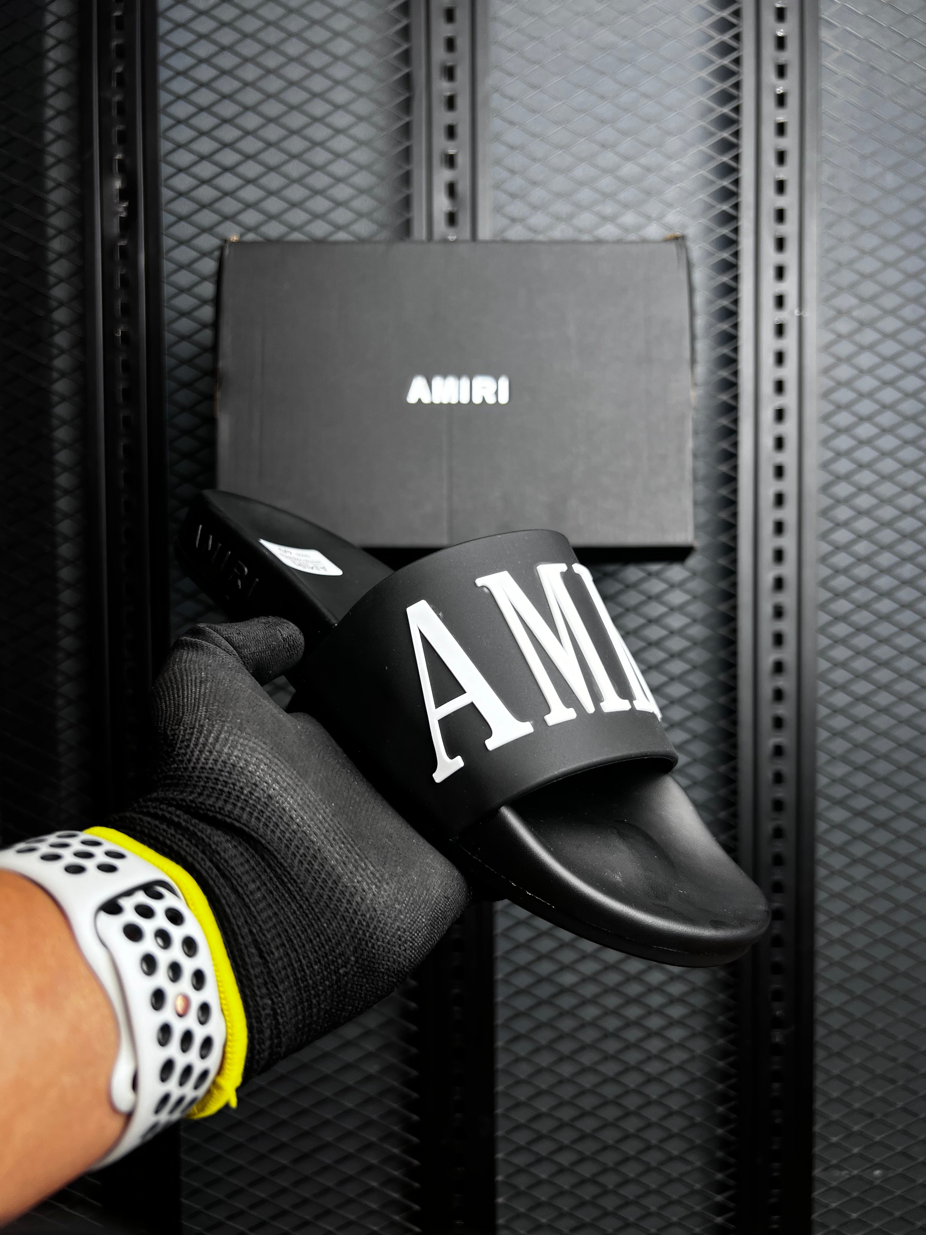 Amy Slides Luxury Style Edition – Marathon Club